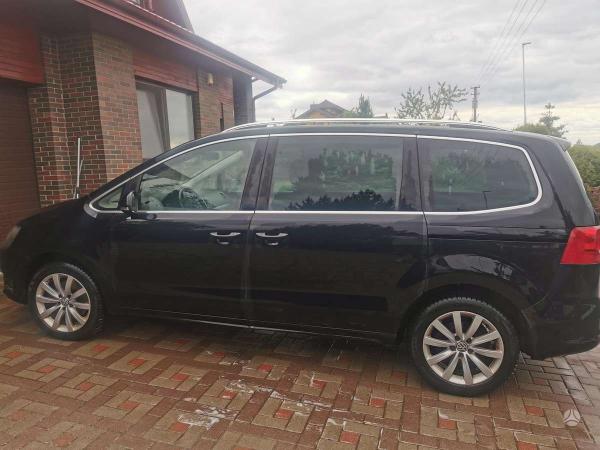 Black Volkswagen Sharan 2012 in Kaunas, with an engine capacity of 1.97 L and mileage of 270 thousand km for 8200 €, photo 1 on AUTOMOTO.COM.LV