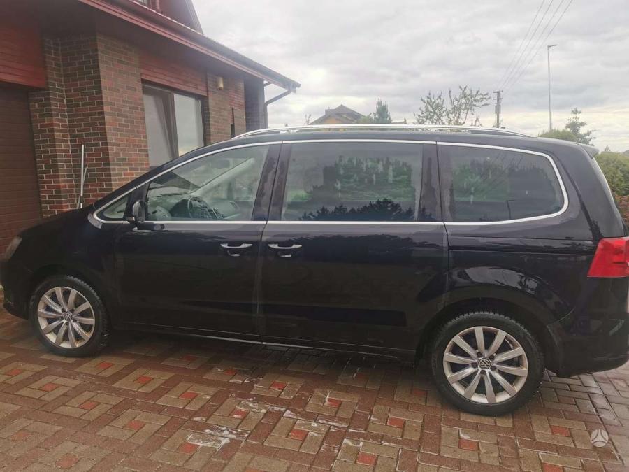 Black Volkswagen Sharan 2012 in Kaunas, with an engine capacity of 1.97 L and mileage of 270 thousand km for 8200 €, photo 1 on AUTOMOTO.COM.LV