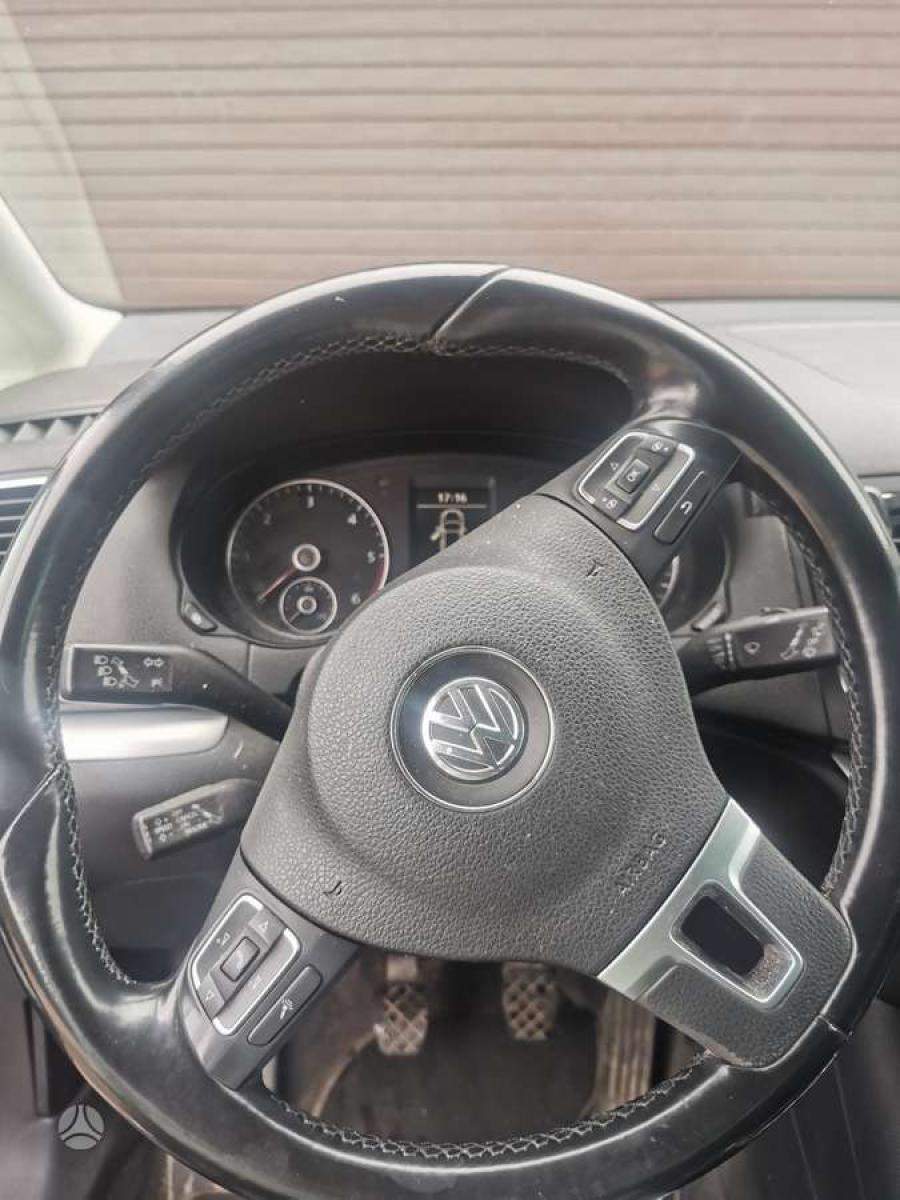 Black Volkswagen Sharan 2012 in Kaunas, with an engine capacity of 1.97 L and mileage of 270 thousand km for 8200 €, photo 4 on AUTOMOTO.COM.LV