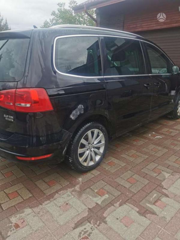 Black Volkswagen Sharan 2012 in Kaunas, with an engine capacity of 1.97 L and mileage of 270 thousand km for 8200 €, photo 5 on AUTOMOTO.COM.LV