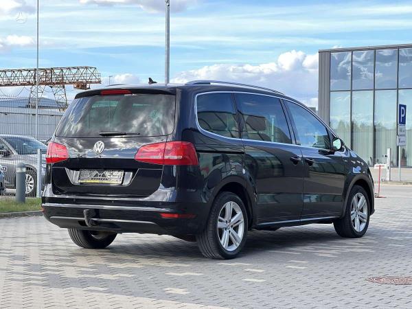 Black Volkswagen Sharan 2012 in Siauliai, with an engine capacity of 1.97 L and mileage of 229 thousand km for 8200 €, photo 7 on AUTOMOTO.COM.LV