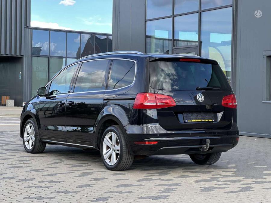 Black Volkswagen Sharan 2012 in Siauliai, with an engine capacity of 1.97 L and mileage of 229 thousand km for 8200 €, photo 9 on AUTOMOTO.COM.LV