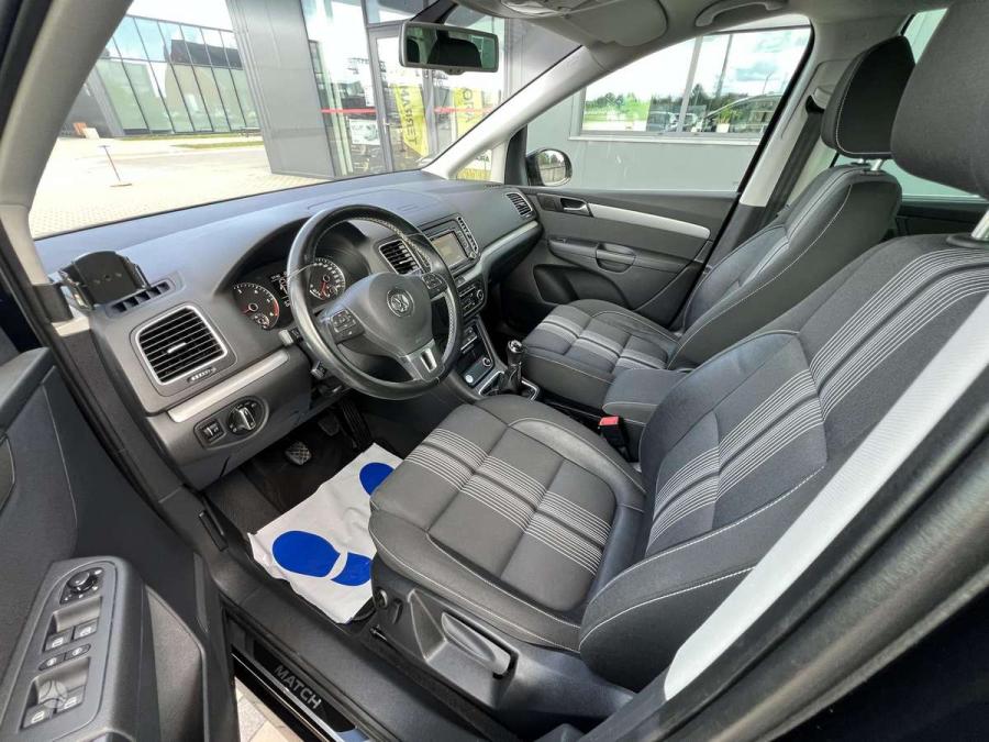 Black Volkswagen Sharan 2012 in Siauliai, with an engine capacity of 1.97 L and mileage of 229 thousand km for 8200 €, photo 13 on AUTOMOTO.COM.LV