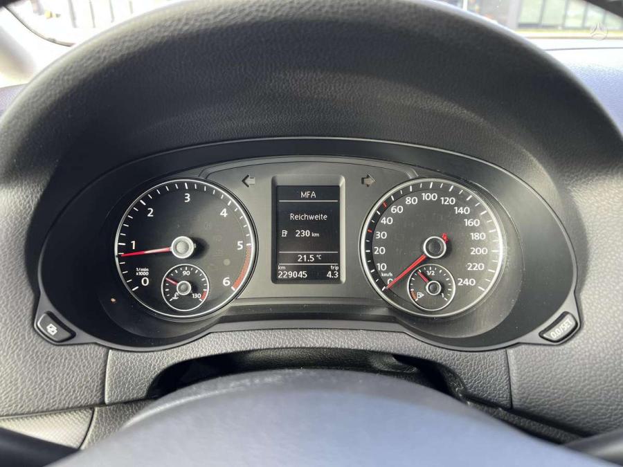 Black Volkswagen Sharan 2012 in Siauliai, with an engine capacity of 1.97 L and mileage of 229 thousand km for 8200 €, photo 14 on AUTOMOTO.COM.LV