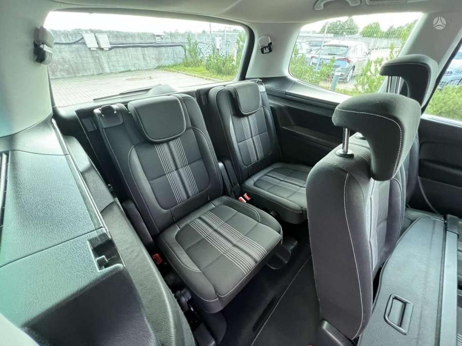 Black Volkswagen Sharan 2012 in Siauliai, with an engine capacity of 1.97 L and mileage of 229 thousand km for 8200 €, photo 23 on AUTOMOTO.COM.LV