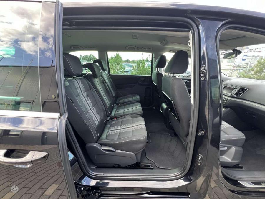 Black Volkswagen Sharan 2012 in Siauliai, with an engine capacity of 1.97 L and mileage of 229 thousand km for 8200 €, photo 24 on AUTOMOTO.COM.LV