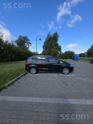 Melns Volkswagen Sharan 2012 Daugavpils, ar dzinēja tilpumu 2.00 L un nobraukumu 300 tūkst. km par 9500 €, foto 3 vietnē AUTOMOTO.COM.LV