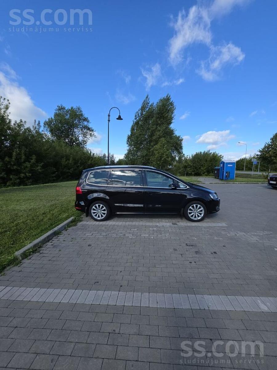 Melns Volkswagen Sharan 2012 Daugavpils, ar dzinēja tilpumu 2.00 L un nobraukumu 300 tūkst. km par 9500 €, foto 3 vietnē AUTOMOTO.COM.LV