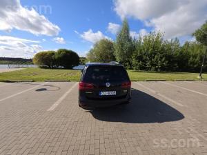 Melns Volkswagen Sharan 2012 Daugavpils, ar dzinēja tilpumu 2.00 L un nobraukumu 300 tūkst. km par 9500 €, foto 5 vietnē AUTOMOTO.COM.LV