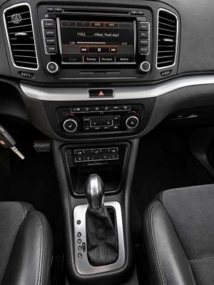 Melns Volkswagen Sharan 2012 Pakruojis, ar dzinēja tilpumu 2.00 L un nobraukumu 250 tūkst. km par 8800 €, foto 12 vietnē AUTOMOTO.COM.LV