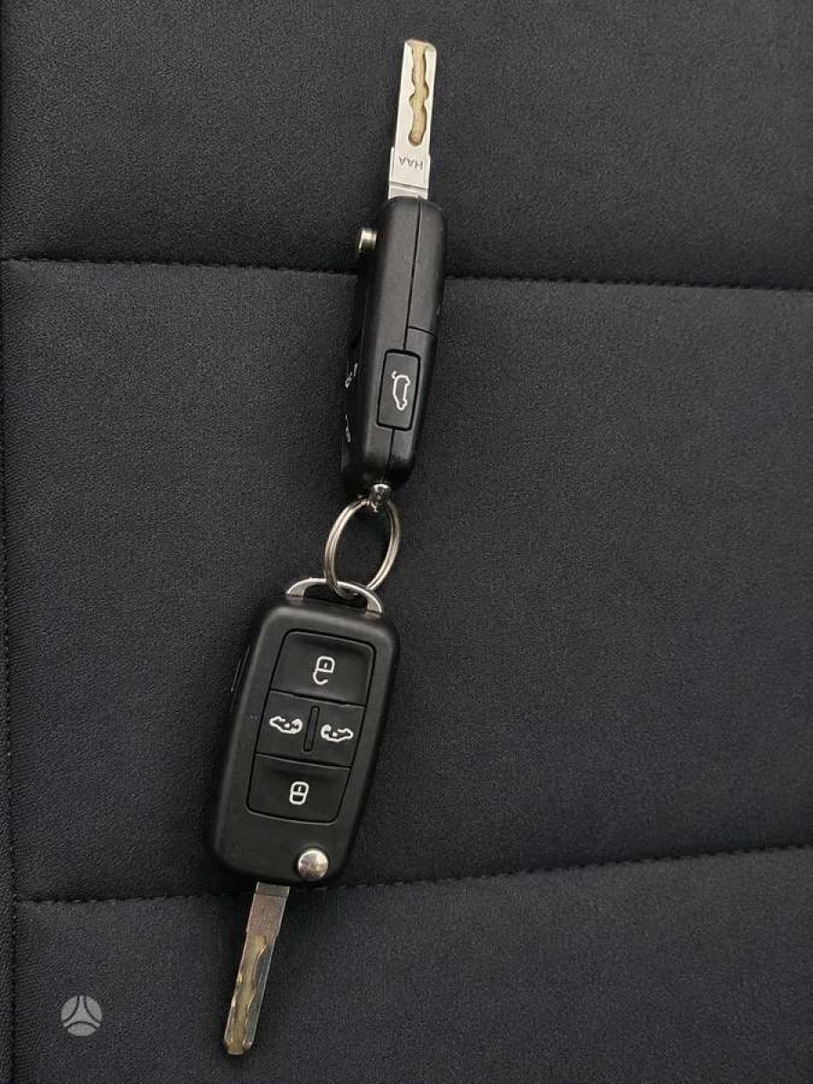 Melns Volkswagen Sharan 2012 Pakruojis, ar dzinēja tilpumu 2.00 L un nobraukumu 250 tūkst. km par 8800 €, foto 16 vietnē AUTOMOTO.COM.LV