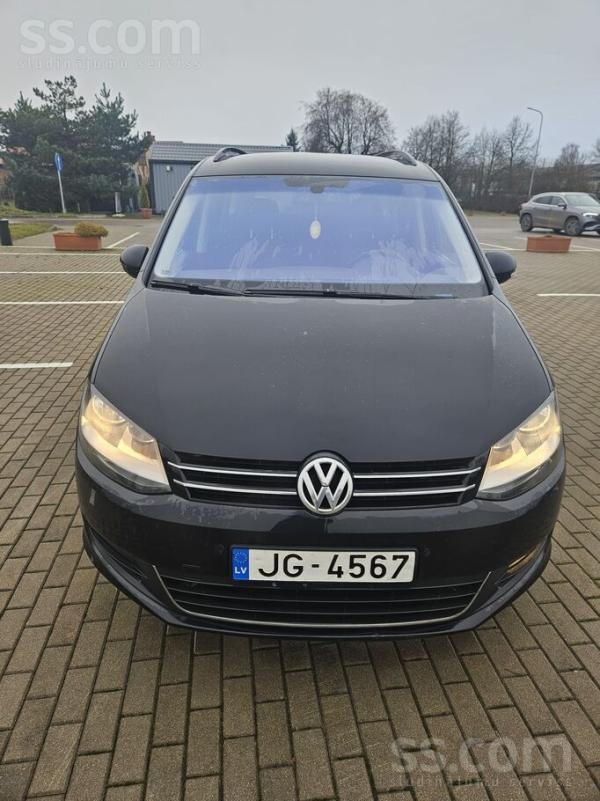 Black Volkswagen Sharan 2013 in Riga, with an engine capacity of 2.00 L and mileage of 309 thousand km for 6500 €, photo 1 on AUTOMOTO.COM.LV