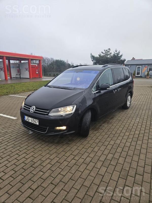 Black Volkswagen Sharan 2013 in Riga, with an engine capacity of 2.00 L and mileage of 309 thousand km for 6500 €, photo 3 on AUTOMOTO.COM.LV