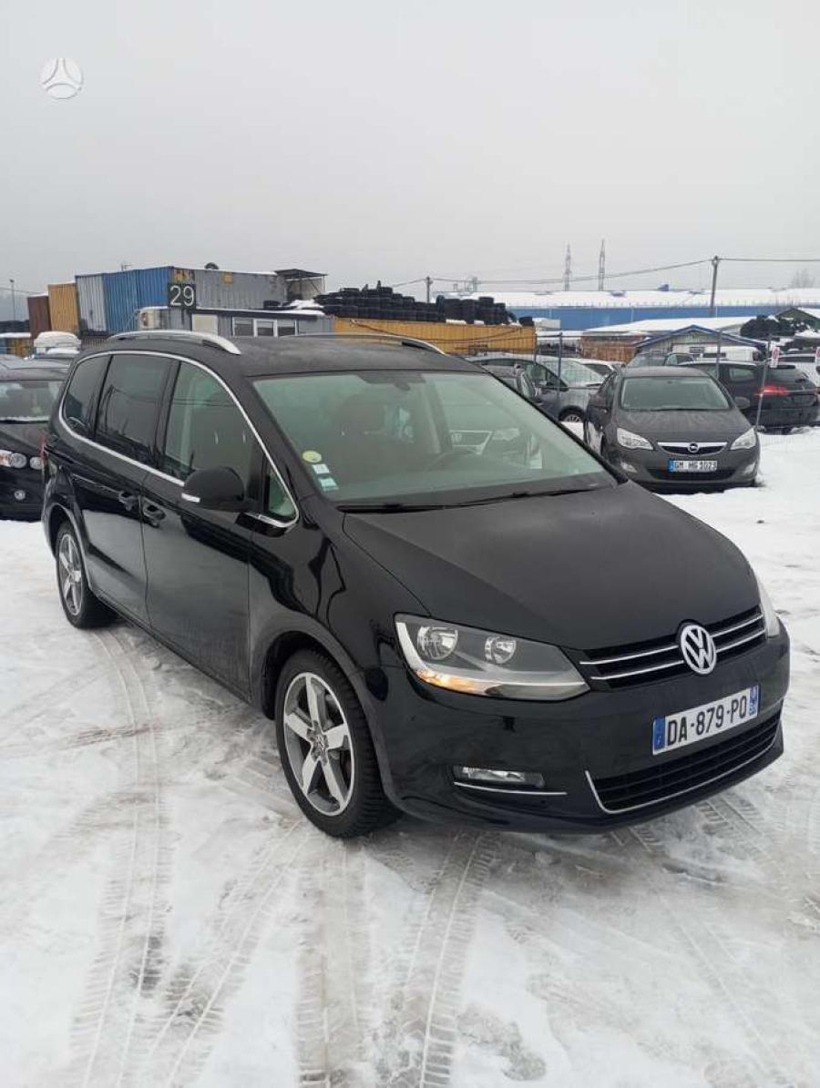 Black Volkswagen Sharan 2013 in Kaunas, with an engine capacity of 1.97 L and mileage of 146 thousand km for 9900 €, photo 1 on AUTOMOTO.COM.LV