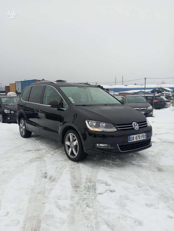 Black Volkswagen Sharan 2013 in Kaunas, with an engine capacity of 1.97 L and mileage of 146 thousand km for 9900 €, photo 2 on AUTOMOTO.COM.LV