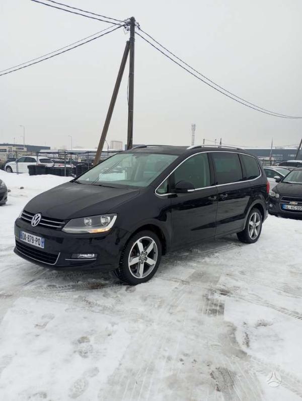 Black Volkswagen Sharan 2013 in Kaunas, with an engine capacity of 1.97 L and mileage of 146 thousand km for 9900 €, photo 4 on AUTOMOTO.COM.LV