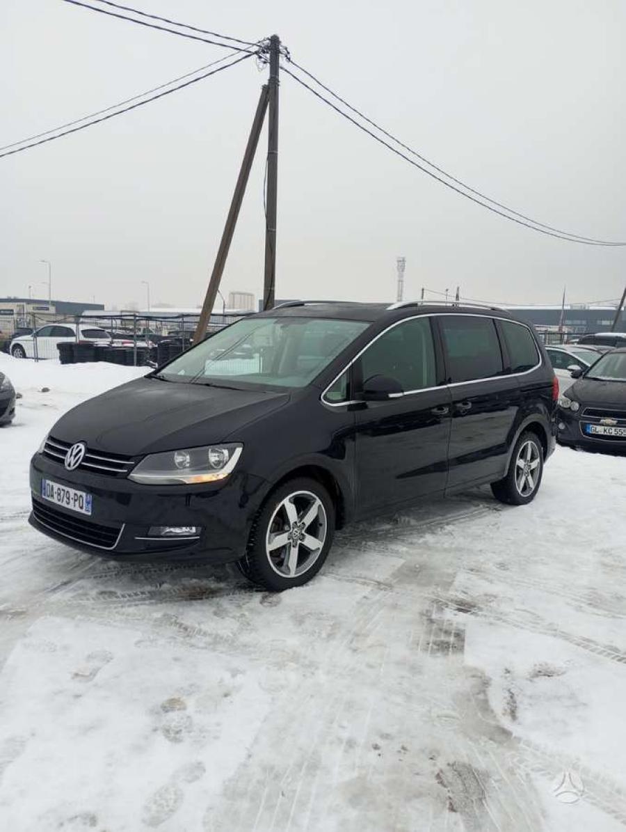 Black Volkswagen Sharan 2013 in Kaunas, with an engine capacity of 1.97 L and mileage of 146 thousand km for 9900 €, photo 4 on AUTOMOTO.COM.LV