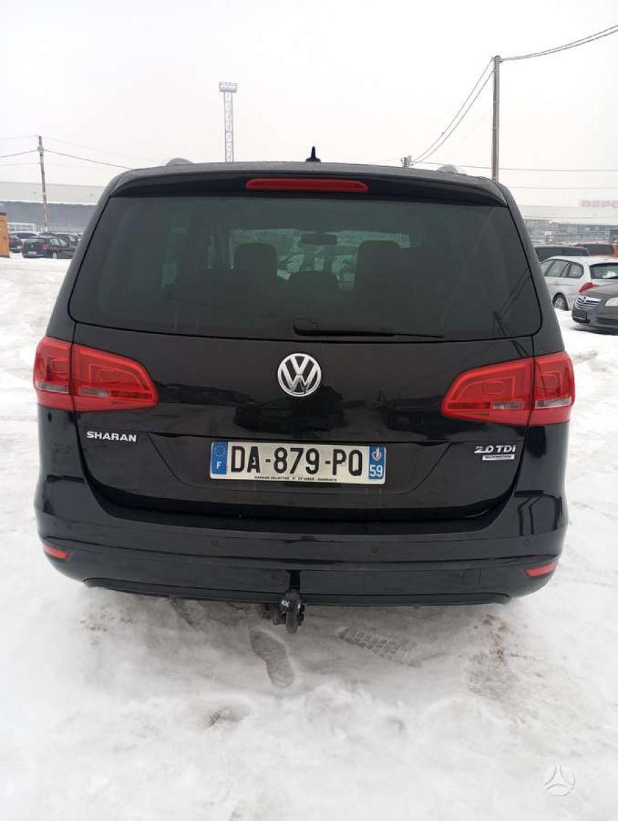 Black Volkswagen Sharan 2013 in Kaunas, with an engine capacity of 1.97 L and mileage of 146 thousand km for 9900 €, photo 10 on AUTOMOTO.COM.LV