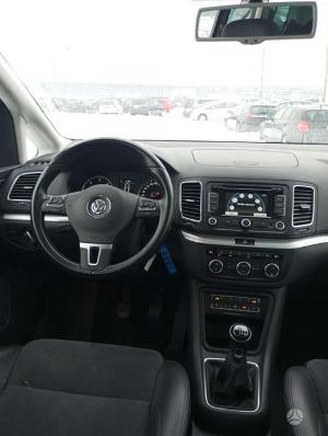 Black Volkswagen Sharan 2013 in Kaunas, with an engine capacity of 1.97 L and mileage of 146 thousand km for 9900 €, photo 13 on AUTOMOTO.COM.LV
