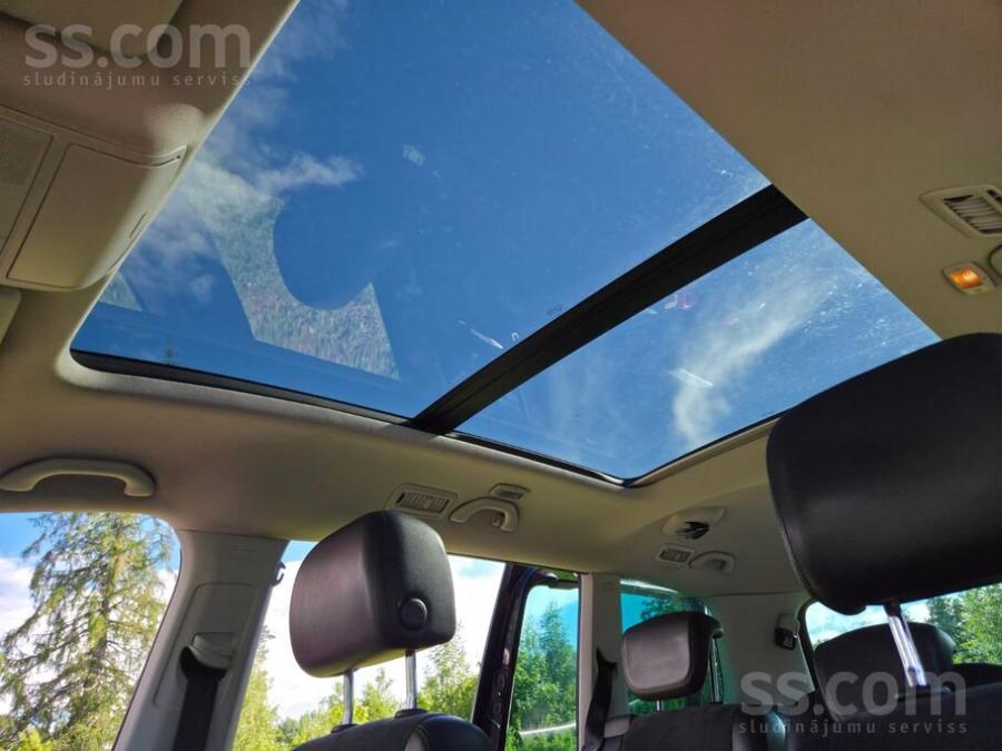 Black Volkswagen Sharan 2013 in Riga, with an engine capacity of 2.00 L and mileage of 339 thousand km for 8900 €, photo 9 on AUTOMOTO.COM.LV