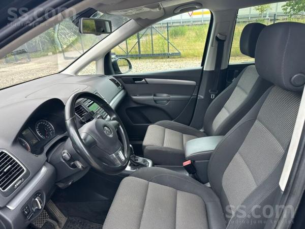 Black Volkswagen Sharan 2013 in Riga, with an engine capacity of 2.00 L and mileage of 309 thousand km for 6500 €, photo 10 on AUTOMOTO.COM.LV