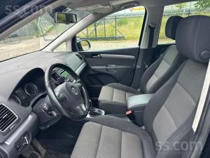 Melns Volkswagen Sharan 2013 Rīga, ar dzinēja tilpumu 2.00 L un nobraukumu 309 tūkst. km par 6500 €, foto 11 vietnē AUTOMOTO.COM.LV