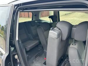 Melns Volkswagen Sharan 2013 Rīga, ar dzinēja tilpumu 2.00 L un nobraukumu 309 tūkst. km par 6500 €, foto 16 vietnē AUTOMOTO.COM.LV