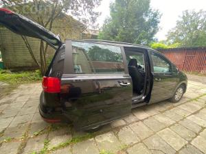 Melns Volkswagen Sharan 2013 Rīga, ar dzinēja tilpumu 2.00 L un nobraukumu 285 tūkst. km par 5600 €, foto 4 vietnē AUTOMOTO.COM.LV