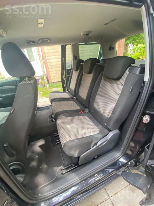 Black Volkswagen Sharan 2013 in Riga, with an engine capacity of 2.00 L and mileage of 285 thousand km for 5600 €, photo 4 on AUTOMOTO.COM.LV