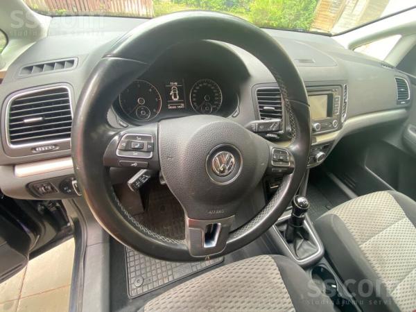 Black Volkswagen Sharan 2013 in Riga, with an engine capacity of 2.00 L and mileage of 285 thousand km for 5600 €, photo 6 on AUTOMOTO.COM.LV