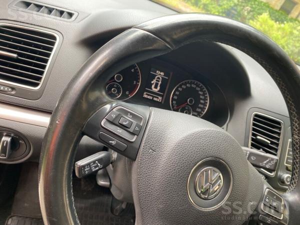 Black Volkswagen Sharan 2013 in Riga, with an engine capacity of 2.00 L and mileage of 285 thousand km for 5600 €, photo 7 on AUTOMOTO.COM.LV