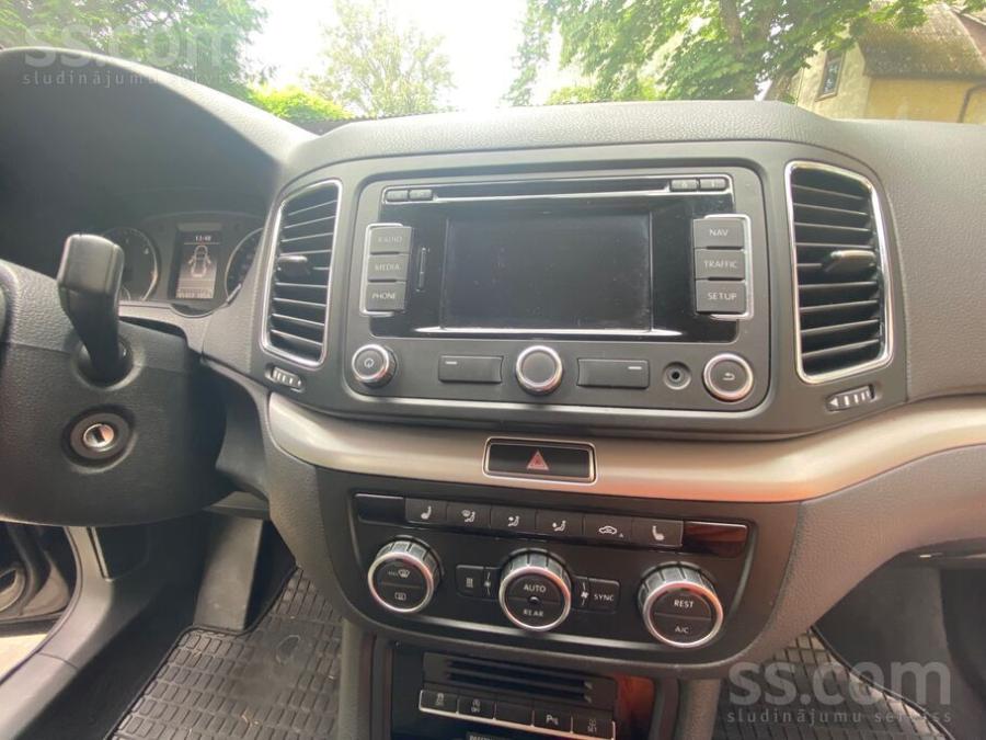 Melns Volkswagen Sharan 2013 Rīga, ar dzinēja tilpumu 2.00 L un nobraukumu 285 tūkst. km par 5600 €, foto 12 vietnē AUTOMOTO.COM.LV