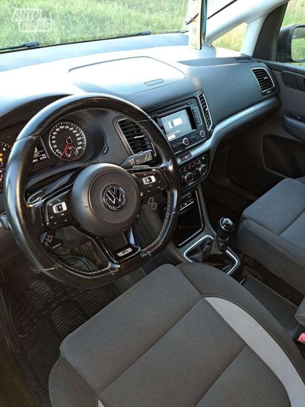 Black Volkswagen Sharan 2013 in Vilnius, with an engine capacity of 2.00 L and mileage of 355 thousand km for 6500 €, photo 8 on AUTOMOTO.COM.LV