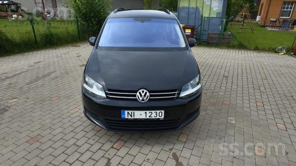 Black Volkswagen Sharan 2013 in Jurmala, with an engine capacity of 2.00 L and mileage of 295 thousand km for 4700 €, photo 1 on AUTOMOTO.COM.LV