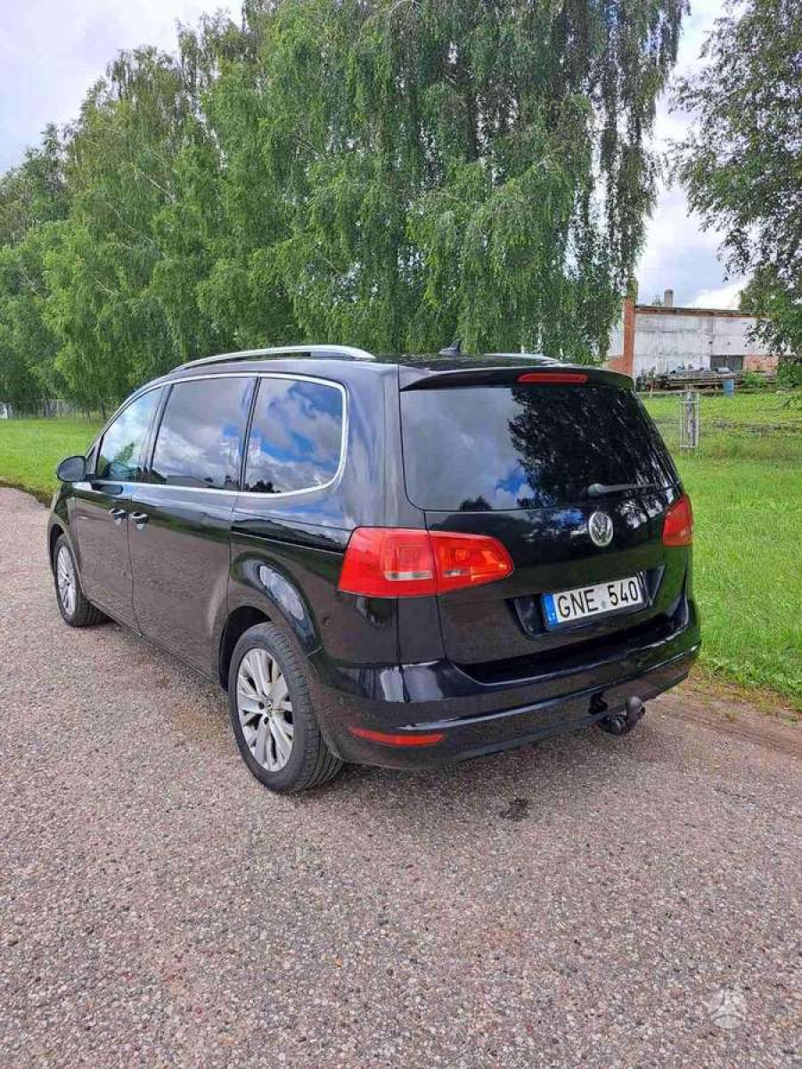 Melns Volkswagen Sharan 2013 Viļņa, ar dzinēja tilpumu 1.97 L un nobraukumu 355 tūkst. km par 6500 €, foto 3 vietnē AUTOMOTO.COM.LV
