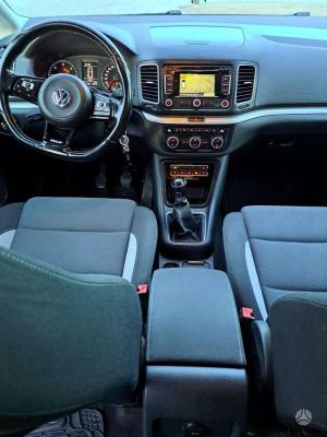 Melns Volkswagen Sharan 2013 Viļņa, ar dzinēja tilpumu 1.97 L un nobraukumu 355 tūkst. km par 6500 €, foto 8 vietnē AUTOMOTO.COM.LV