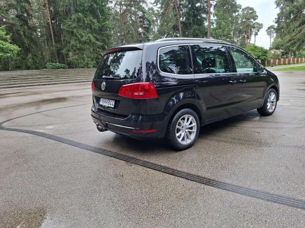 Melns Volkswagen Sharan 2013 Kauņa, ar dzinēja tilpumu 1.97 L un nobraukumu 266 tūkst. km par 12750 €, foto 5 vietnē AUTOMOTO.COM.LV