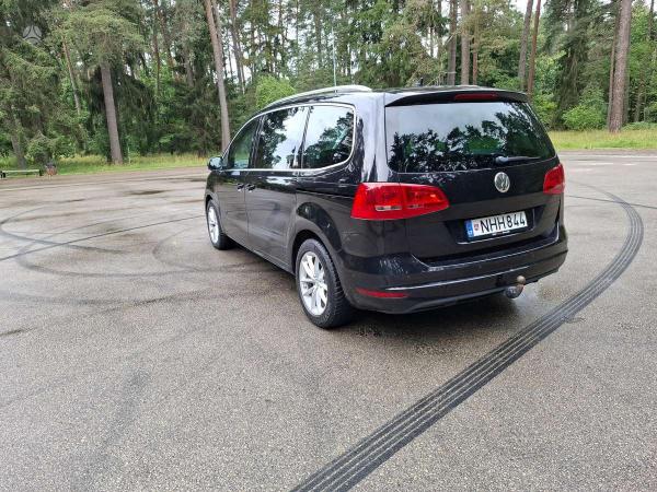 Melns Volkswagen Sharan 2013 Kauņa, ar dzinēja tilpumu 1.97 L un nobraukumu 266 tūkst. km par 12750 €, foto 6 vietnē AUTOMOTO.COM.LV