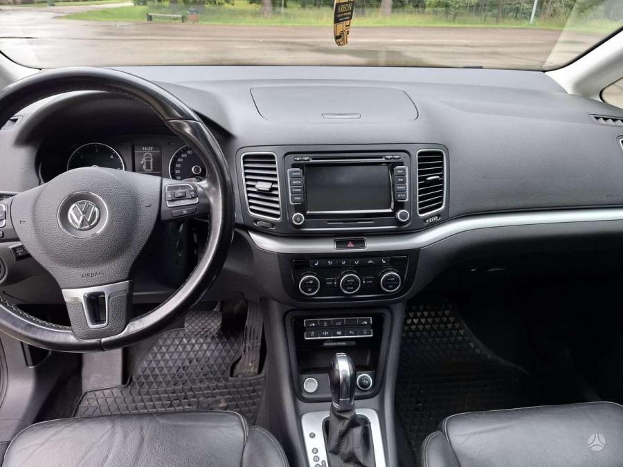 Melns Volkswagen Sharan 2013 Kauņa, ar dzinēja tilpumu 1.97 L un nobraukumu 266 tūkst. km par 12750 €, foto 10 vietnē AUTOMOTO.COM.LV