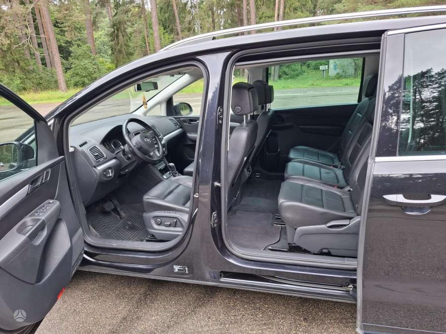 Melns Volkswagen Sharan 2013 Kauņa, ar dzinēja tilpumu 1.97 L un nobraukumu 266 tūkst. km par 12750 €, foto 11 vietnē AUTOMOTO.COM.LV