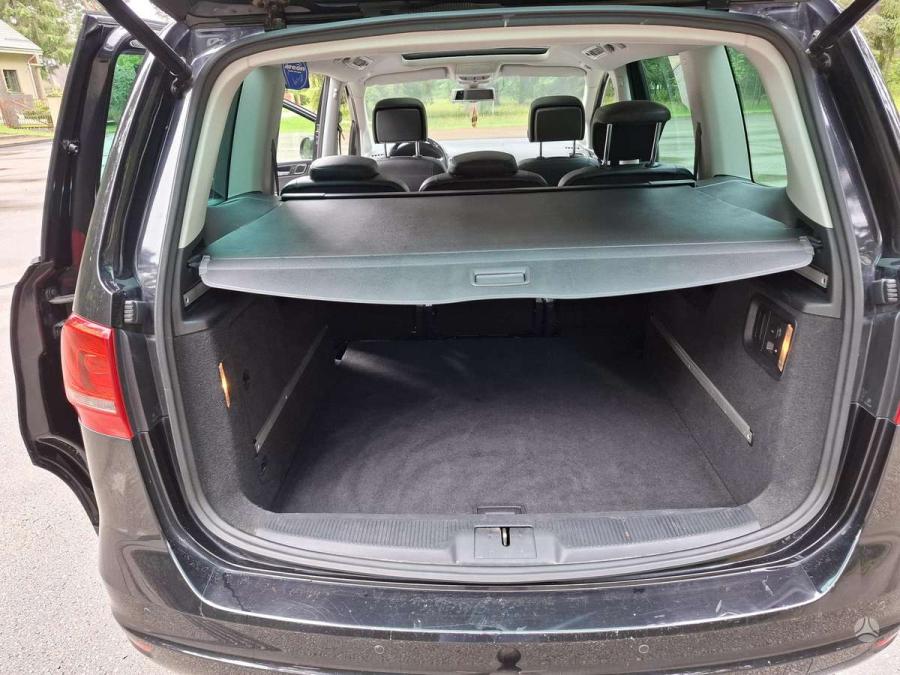 Melns Volkswagen Sharan 2013 Kauņa, ar dzinēja tilpumu 1.97 L un nobraukumu 266 tūkst. km par 12750 €, foto 14 vietnē AUTOMOTO.COM.LV