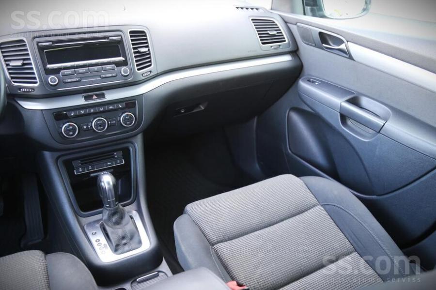 Melns Volkswagen Sharan 2013 Rīga, ar dzinēja tilpumu 2.00 L un nobraukumu 309 tūkst. km par 7495 €, foto 14 vietnē AUTOMOTO.COM.LV