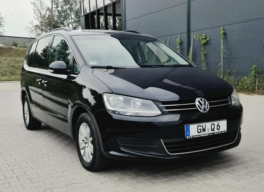 Black Volkswagen Sharan 2013 in Vilnius, with an engine capacity of 1.97 L and mileage of 268 thousand km for 8150 €, photo 3 on AUTOMOTO.COM.LV