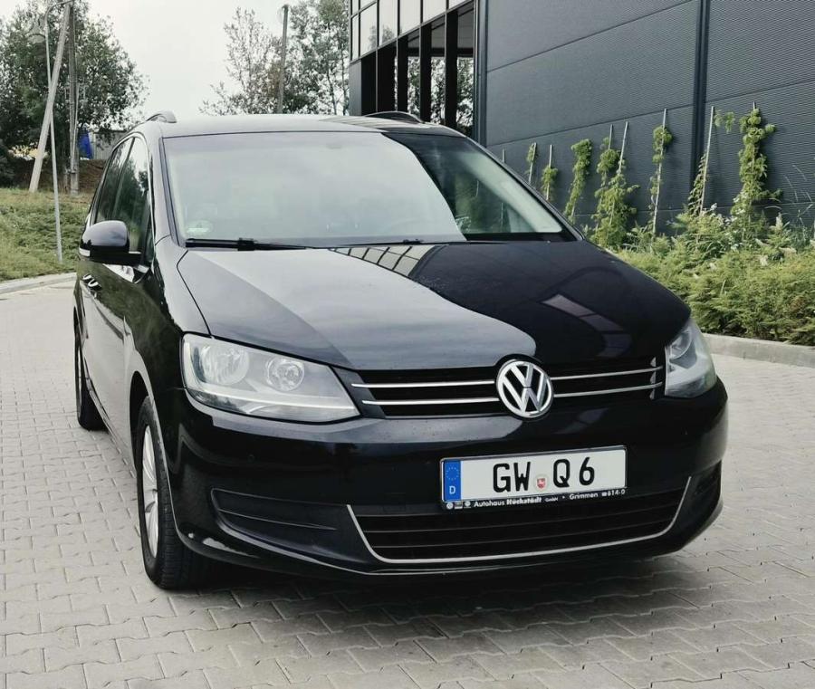 Black Volkswagen Sharan 2013 in Vilnius, with an engine capacity of 1.97 L and mileage of 268 thousand km for 8150 €, photo 4 on AUTOMOTO.COM.LV