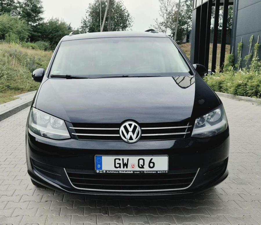 Black Volkswagen Sharan 2013 in Vilnius, with an engine capacity of 1.97 L and mileage of 268 thousand km for 8150 €, photo 5 on AUTOMOTO.COM.LV