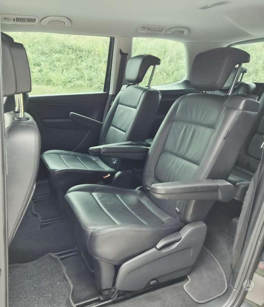 Black Volkswagen Sharan 2013 in Vilnius, with an engine capacity of 1.97 L and mileage of 268 thousand km for 8150 €, photo 17 on AUTOMOTO.COM.LV