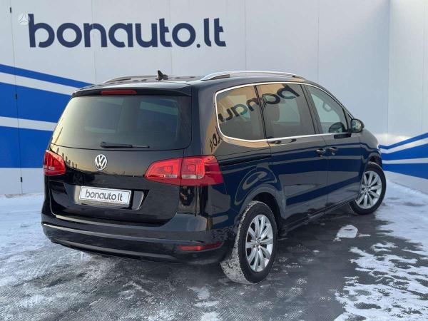 Black Volkswagen Sharan 2014 in Kaunas, with an engine capacity of 1.97 L and mileage of 279 thousand km for 12499 €, photo 3 on AUTOMOTO.COM.LV
