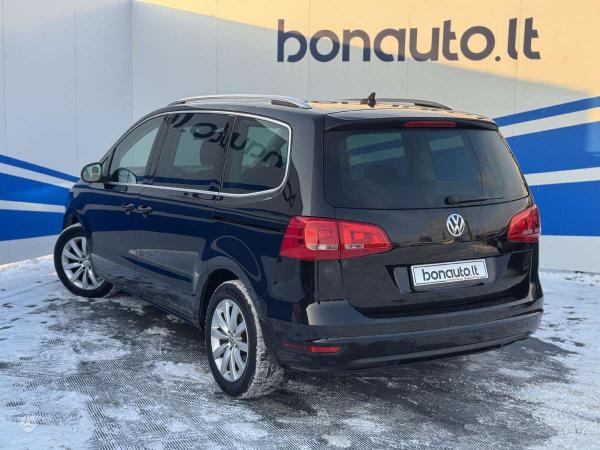 Black Volkswagen Sharan 2014 in Kaunas, with an engine capacity of 1.97 L and mileage of 279 thousand km for 12499 €, photo 4 on AUTOMOTO.COM.LV