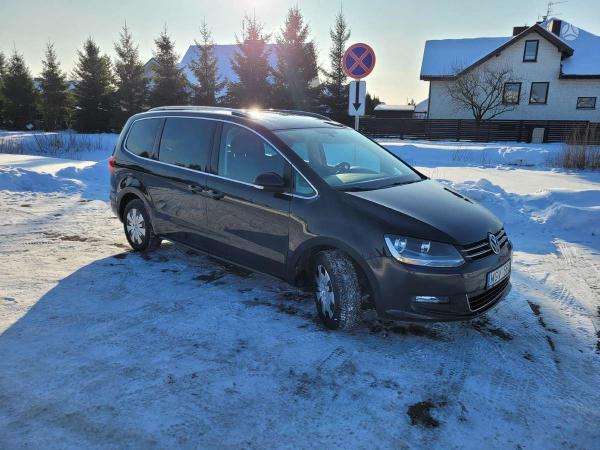 Black Volkswagen Sharan 2014 in Klaipeda, with an engine capacity of 1.97 L and mileage of 360 thousand km for 5990 €, photo 3 on AUTOMOTO.COM.LV