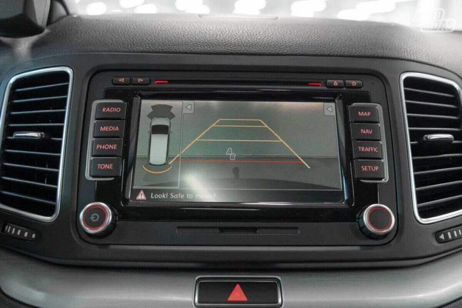 Black Volkswagen Sharan 2014 in Vilnius, with an engine capacity of 2.00 L and mileage of 255 thousand km for 12000 €, photo 12 on AUTOMOTO.COM.LV